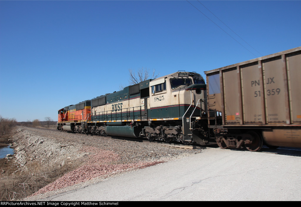 BNSF 9825